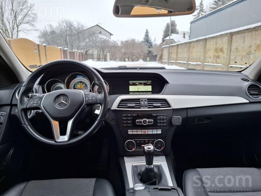 Black Mercedes-Benz C 180 2014 in Jelgava, with an engine capacity of 2.20 L and mileage of 347 thousand km for 7200 €, photo 17 on AUTOMOTO.COM.LV