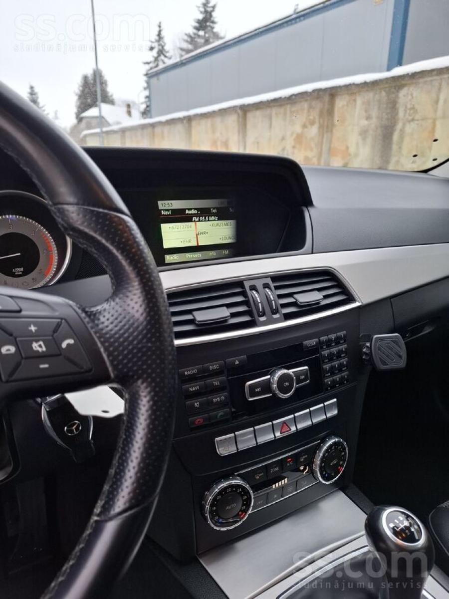 Black Mercedes-Benz C 180 2014 in Jelgava, with an engine capacity of 2.20 L and mileage of 347 thousand km for 7200 €, photo 20 on AUTOMOTO.COM.LV