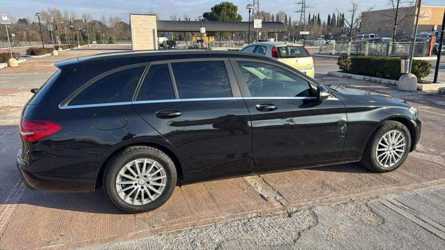Black Mercedes-Benz C 180 2015 in Siauliai, with an engine capacity of 1.60 L and mileage of 249 thousand km for 7500 €, photo 6 on AUTOMOTO.COM.LV