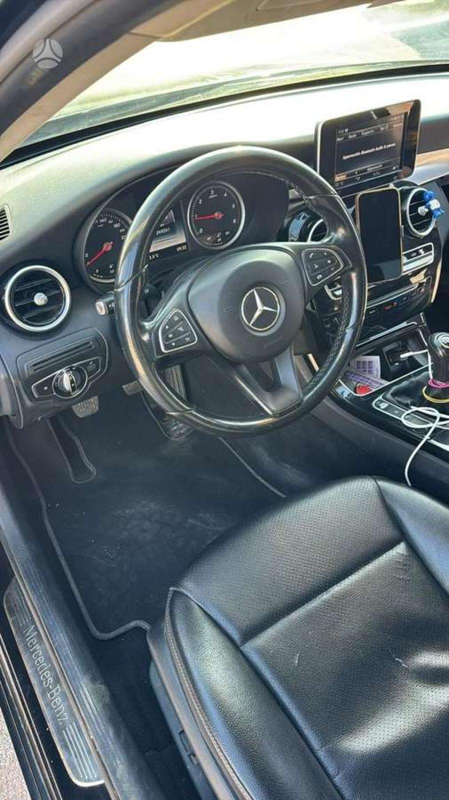 Black Mercedes-Benz C 180 2015 in Siauliai, with an engine capacity of 1.60 L and mileage of 249 thousand km for 7500 €, photo 8 on AUTOMOTO.COM.LV