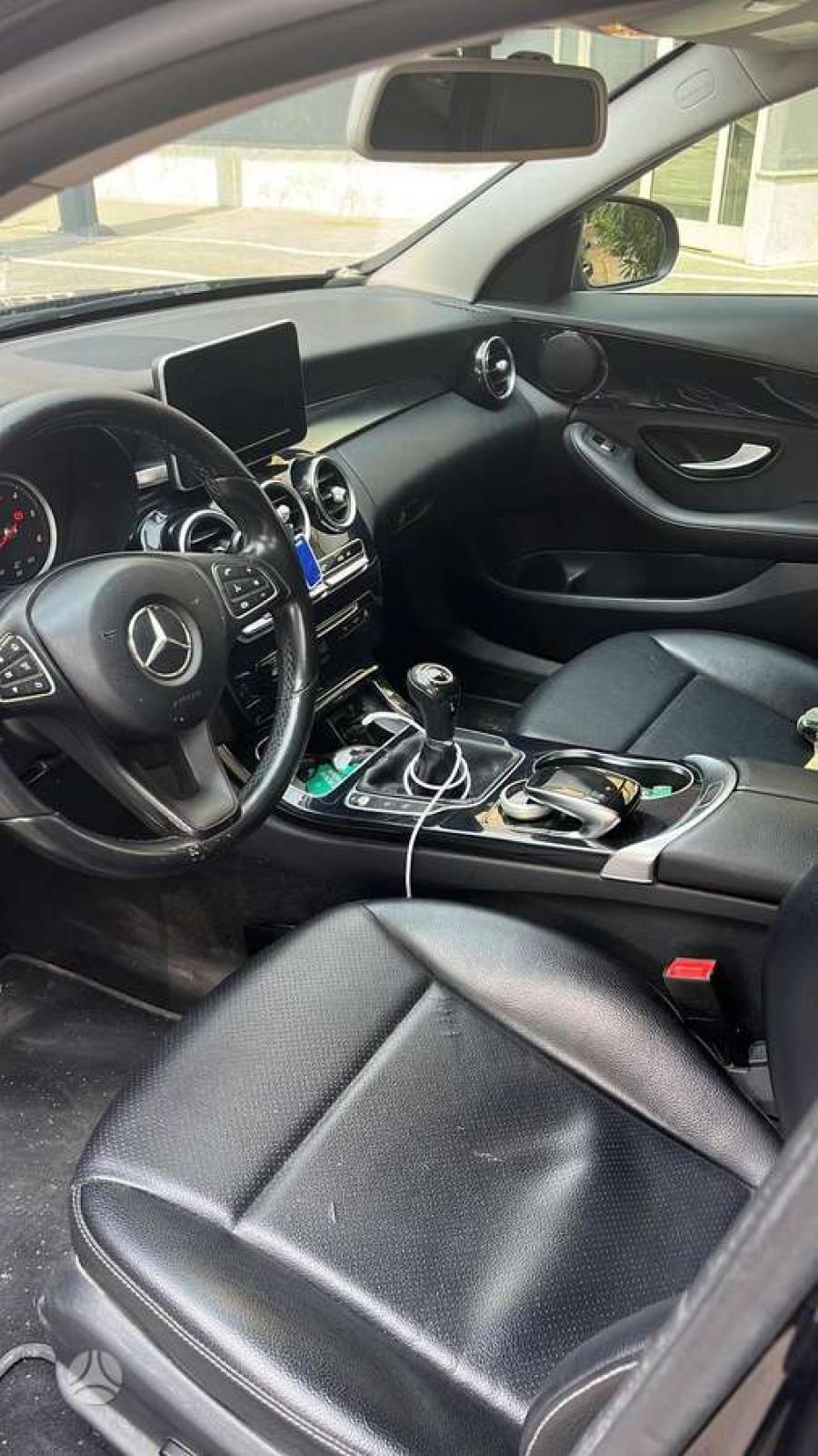 Black Mercedes-Benz C 180 2015 in Siauliai, with an engine capacity of 1.60 L and mileage of 249 thousand km for 7500 €, photo 9 on AUTOMOTO.COM.LV