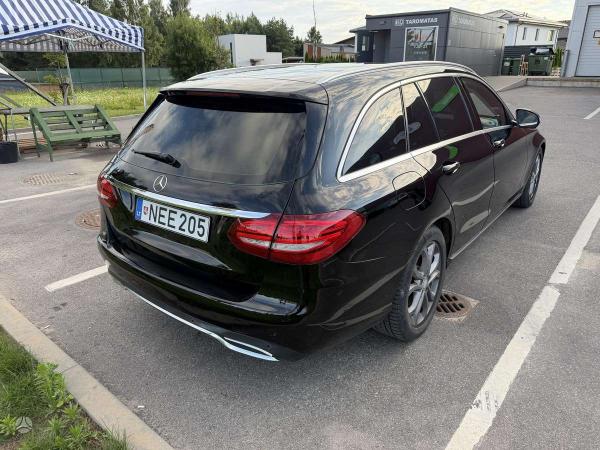 Черный Мерседес Ц 180 2015 в Вильнюс, объемом двигателя 1.60 л и пробегом 270 тыс. км за 10800 €, фото 7 на AUTOMOTO.COM.LV