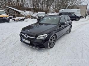 Melns Mercedes-Benz C 180 2018 Rīga, ar dzinēja tilpumu 1.60 L un nobraukumu 229 tūkst. km par 18990 €, foto  vietnē AUTOMOTO.COM.LV