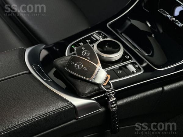 Black Mercedes-Benz C 180 2018 in Limbazi, with an engine capacity of 1.60 L and mileage of 240 thousand km for 17285 €, photo 8 on AUTOMOTO.COM.LV
