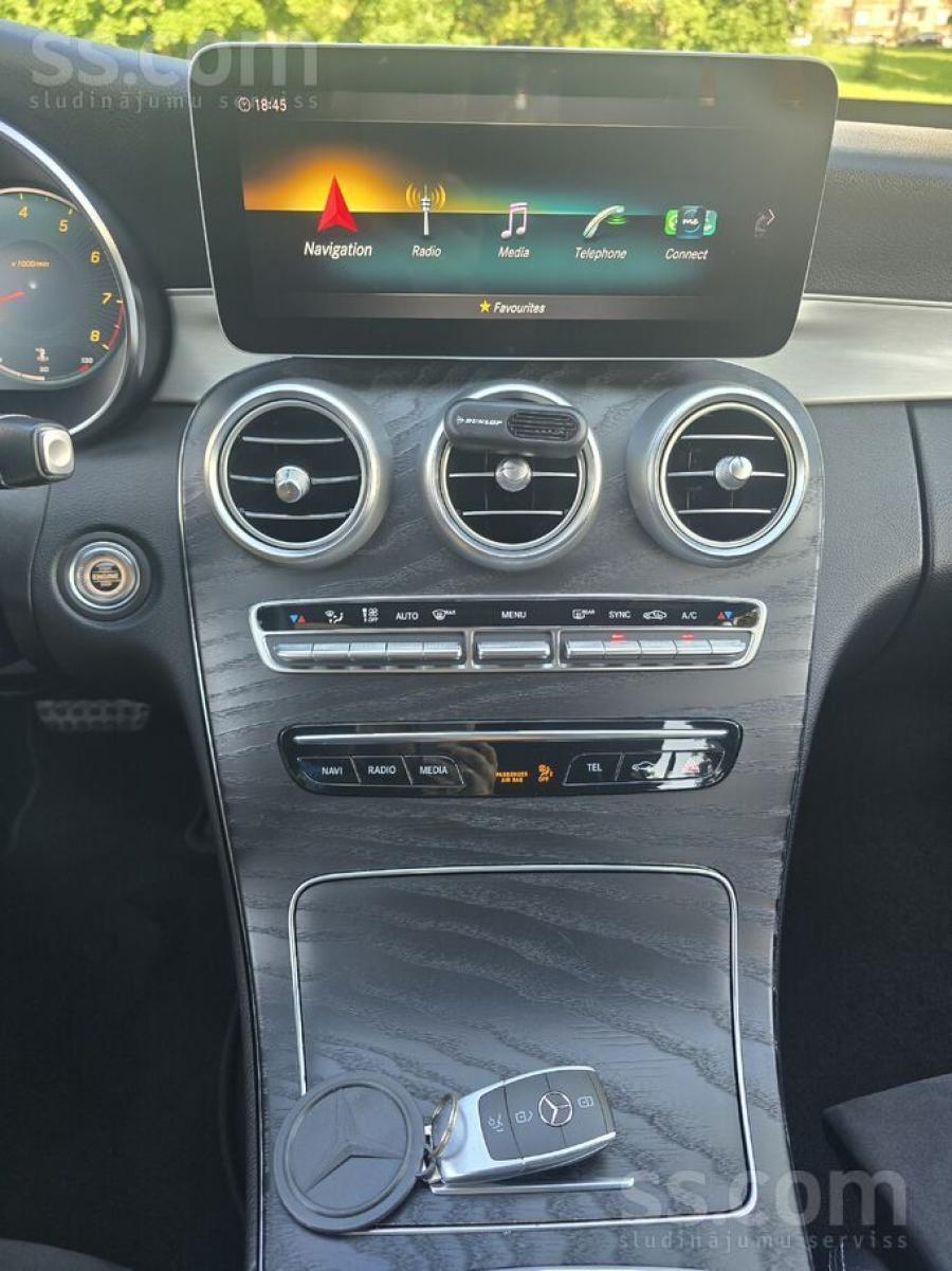 Melns Mercedes-Benz C 180 2018 Telšiai, ar dzinēja tilpumu 1.60 L un nobraukumu 367 tūkst. km par 10200 €, foto 30 vietnē AUTOMOTO.COM.LV