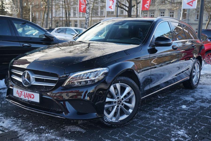 Melns Mercedes-Benz C 180 2020 Kauņa, ar dzinēja tilpumu 1.50 L un nobraukumu 69 tūkst. km par 29600 €, foto 1 vietnē AUTOMOTO.COM.LV