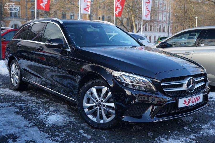 Melns Mercedes-Benz C 180 2020 Kauņa, ar dzinēja tilpumu 1.50 L un nobraukumu 69 tūkst. km par 29600 €, foto 3 vietnē AUTOMOTO.COM.LV