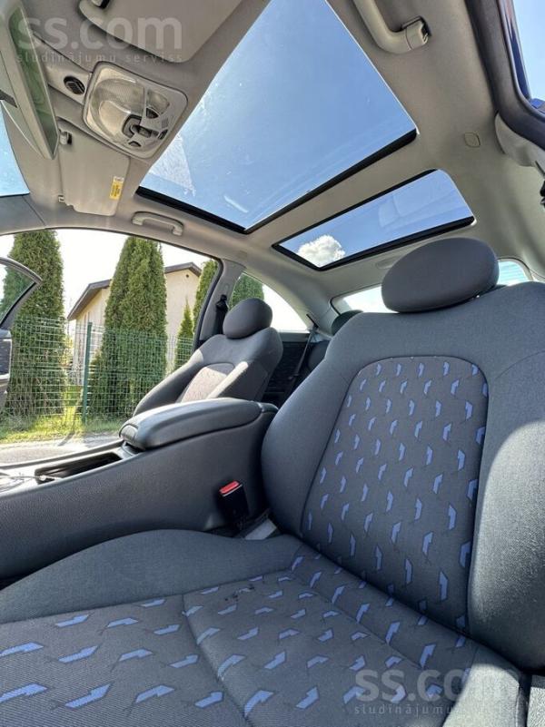 Zils Mercedes-Benz C 180 2002 Rīga, ar dzinēja tilpumu 2.00 L un nobraukumu 215 tūkst. km par 2970 €, foto 8 vietnē AUTOMOTO.COM.LV