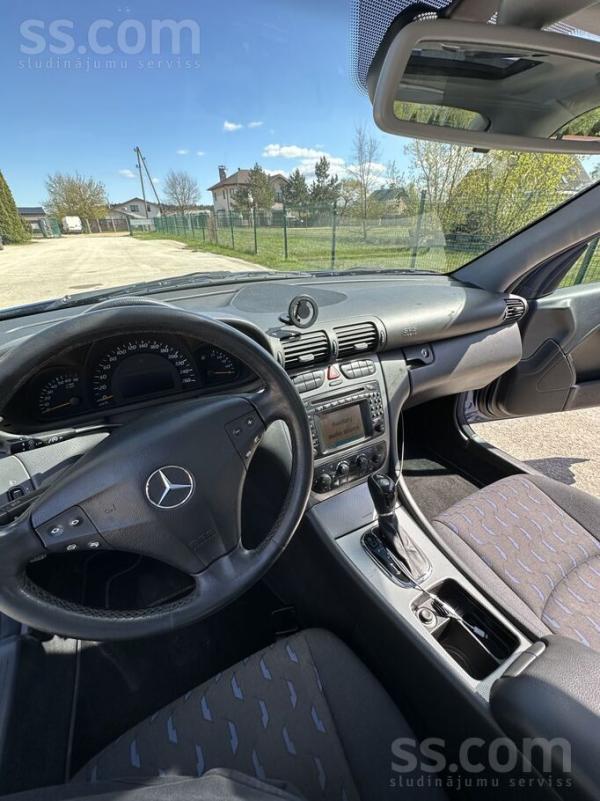 Zils Mercedes-Benz C 180 2002 Rīga, ar dzinēja tilpumu 2.00 L un nobraukumu 215 tūkst. km par 2970 €, foto 10 vietnē AUTOMOTO.COM.LV