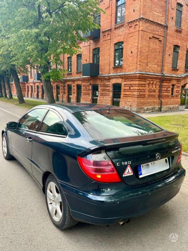 Blue Mercedes-Benz C 180 2003 in Kaunas, with an engine capacity of 1.80 L and mileage of 245 thousand km for 1200 €, photo 6 on AUTOMOTO.COM.LV