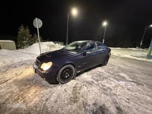 Blue Mercedes-Benz C 180 2004 in Tallinn, with an engine capacity of 1.80 L and mileage of 154 thousand km for 2000 €, photo  on AUTOMOTO.COM.LV