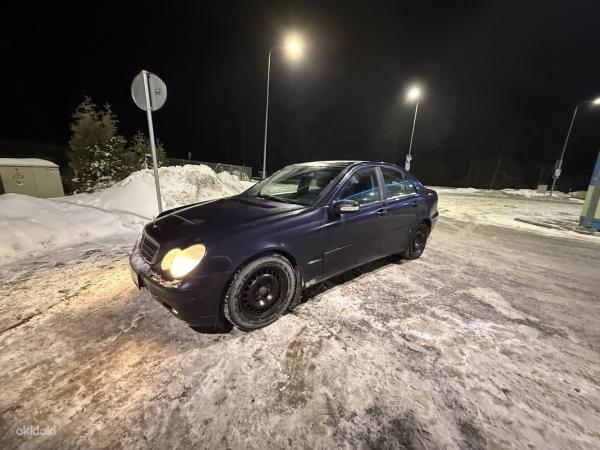 Blue Mercedes-Benz C 180 2004 in Tallinn, with an engine capacity of 1.80 L and mileage of 154 thousand km for 2000 €, photo 7 on AUTOMOTO.COM.LV