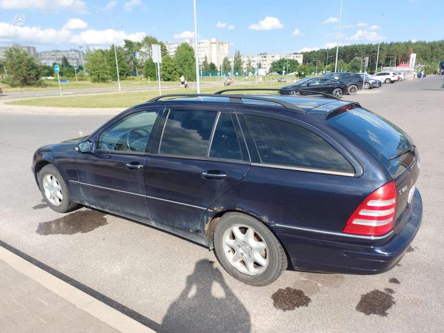 Zils Mercedes-Benz C 180 2003 Viļņa, ar dzinēja tilpumu 1.80 L un nobraukumu 287 tūkst. km par 999 €, foto 5 vietnē AUTOMOTO.COM.LV