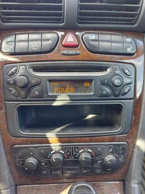 Zils Mercedes-Benz C 180 2003 Viļņa, ar dzinēja tilpumu 1.80 L un nobraukumu 287 tūkst. km par 999 €, foto 7 vietnē AUTOMOTO.COM.LV