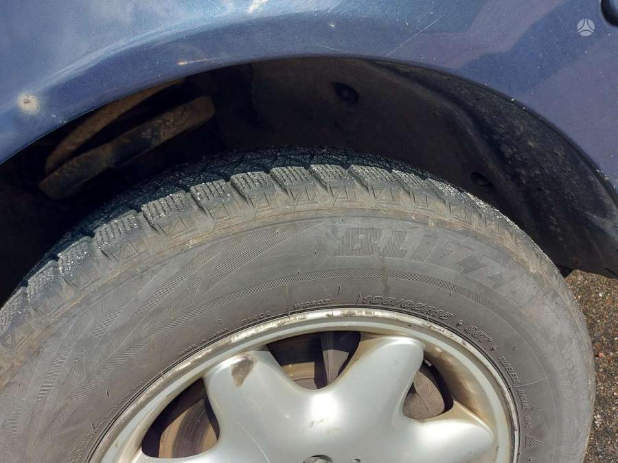 Zils Mercedes-Benz C 180 2003 Viļņa, ar dzinēja tilpumu 1.80 L un nobraukumu 287 tūkst. km par 999 €, foto 8 vietnē AUTOMOTO.COM.LV