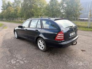 Blue Mercedes-Benz C 180 2003 in Gulbene, with an engine capacity of 1.80 L and mileage of 296 thousand km for 1850 €, photo 5 on AUTOMOTO.COM.LV