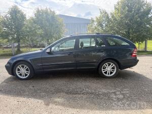 Blue Mercedes-Benz C 180 2003 in Gulbene, with an engine capacity of 1.80 L and mileage of 296 thousand km for 1850 €, photo 6 on AUTOMOTO.COM.LV