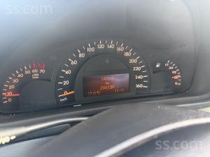 Blue Mercedes-Benz C 180 2003 in Gulbene, with an engine capacity of 1.80 L and mileage of 296 thousand km for 1850 €, photo 12 on AUTOMOTO.COM.LV
