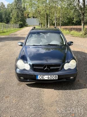 Blue Mercedes-Benz C 180 2003 in Gulbene, with an engine capacity of 1.80 L and mileage of 296 thousand km for 1850 €, photo 13 on AUTOMOTO.COM.LV