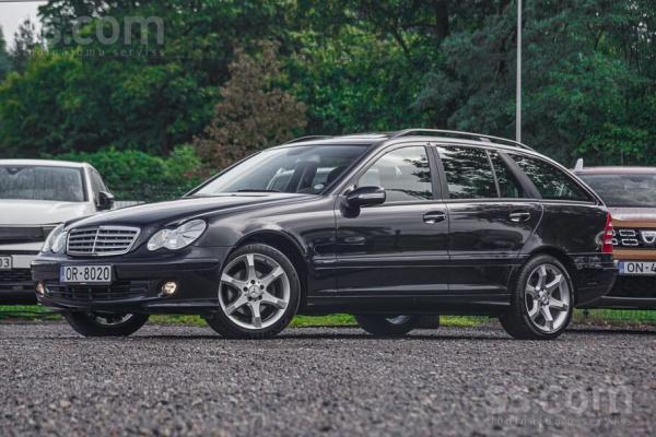 Blue Mercedes-Benz C 180 2006 in Riga, with an engine capacity of 1.80 L and mileage of 187 thousand km for 4990 €, photo 1 on AUTOMOTO.COM.LV