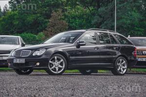 Blue Mercedes-Benz C 180 2006 in Riga, with an engine capacity of 1.80 L and mileage of 187 thousand km for 4990 €, photo  on AUTOMOTO.COM.LV