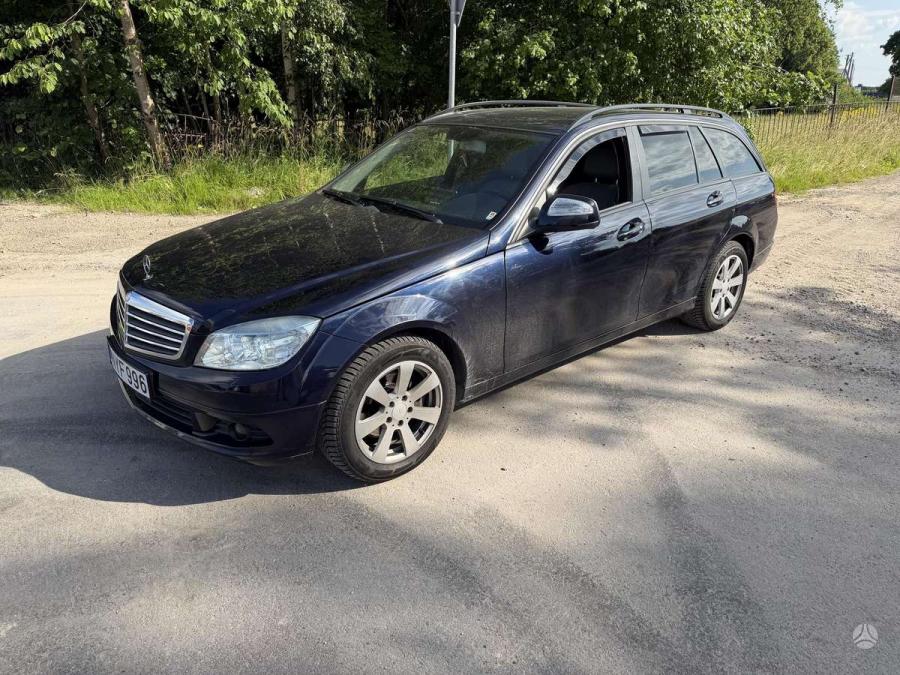 Синий Мерседес Ц 180 2008 в Плунге, объемом двигателя 1.80 л и пробегом 215 тыс. км за 4150 €, фото 3 на AUTOMOTO.COM.LV