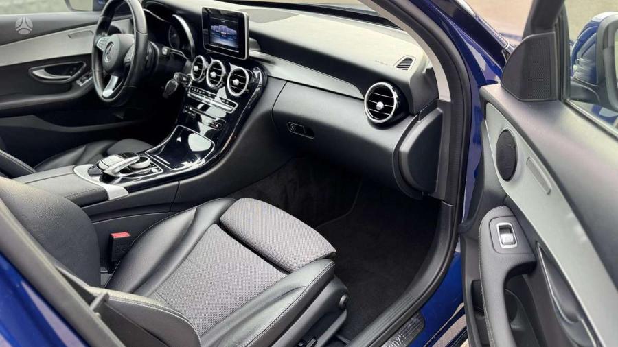 Blue Mercedes-Benz C 180 2016 in Telschi, with an engine capacity of 1.60 L and mileage of 175 thousand km for 11700 €, photo 18 on AUTOMOTO.COM.LV