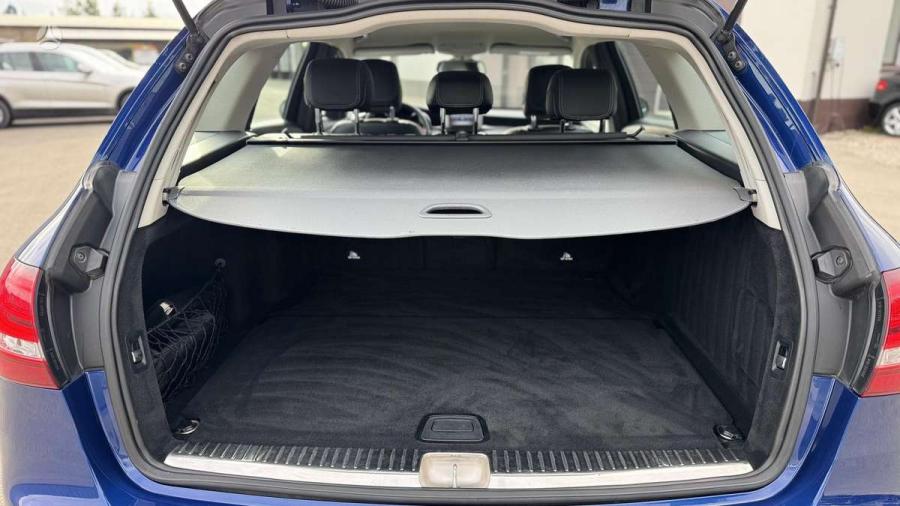 Blue Mercedes-Benz C 180 2016 in Telschi, with an engine capacity of 1.60 L and mileage of 175 thousand km for 11700 €, photo 22 on AUTOMOTO.COM.LV