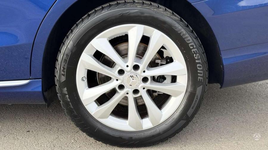 Blue Mercedes-Benz C 180 2016 in Telschi, with an engine capacity of 1.60 L and mileage of 175 thousand km for 11700 €, photo 30 on AUTOMOTO.COM.LV