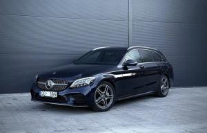 Zils Mercedes-Benz C 180 2018 Rīga, ar dzinēja tilpumu 1.50 L un nobraukumu 182 tūkst. km par 19400 €, foto  vietnē AUTOMOTO.COM.LV