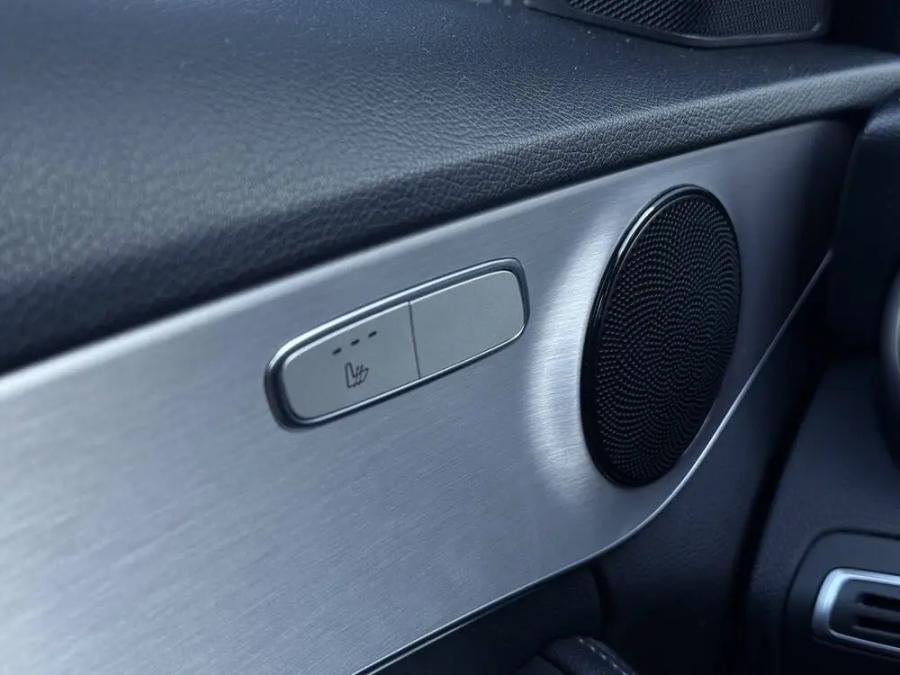 Zils Mercedes-Benz C 180 2018 Rīga, ar dzinēja tilpumu 1.50 L un nobraukumu 182 tūkst. km par 19400 €, foto 18 vietnē AUTOMOTO.COM.LV