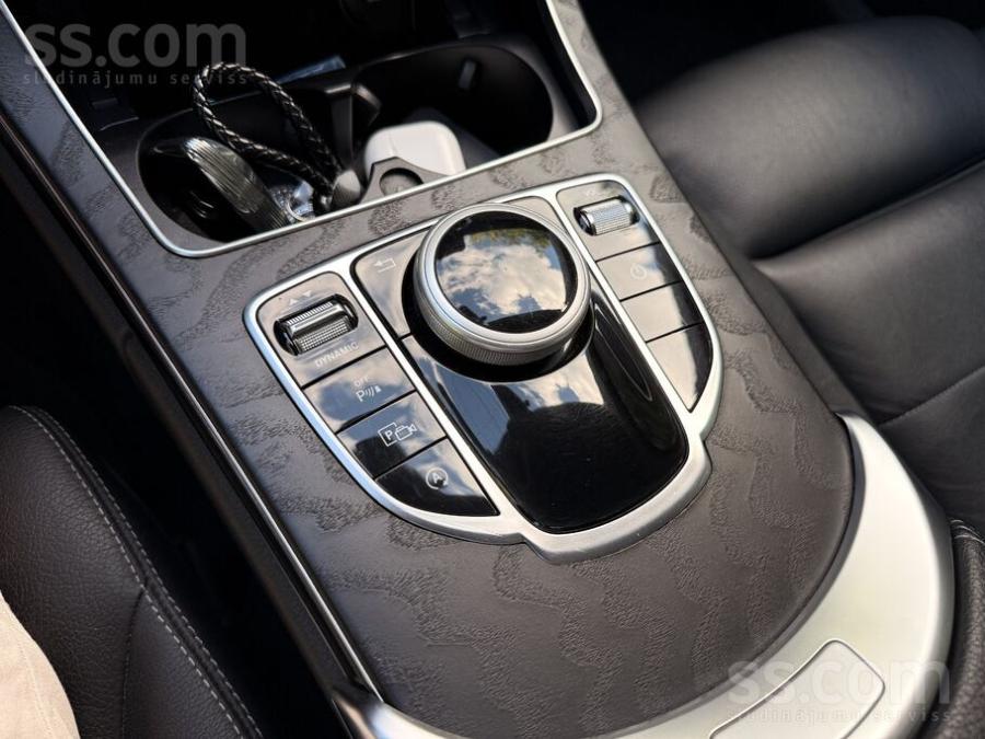 Blue Mercedes-Benz C 180 2019 in Riga, with an engine capacity of 1.60 L and mileage of 132 thousand km for 18500 €, photo 7 on AUTOMOTO.COM.LV