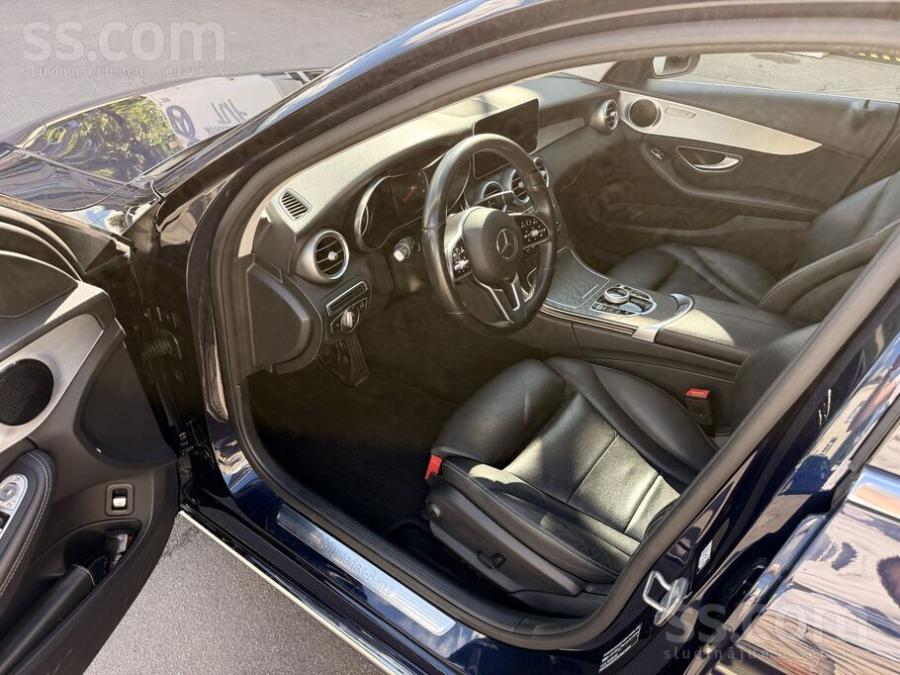 Blue Mercedes-Benz C 180 2019 in Riga, with an engine capacity of 1.60 L and mileage of 132 thousand km for 18500 €, photo 10 on AUTOMOTO.COM.LV
