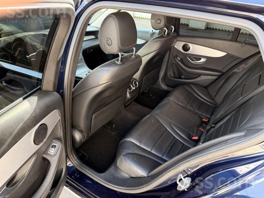 Blue Mercedes-Benz C 180 2019 in Riga, with an engine capacity of 1.60 L and mileage of 132 thousand km for 18500 €, photo 11 on AUTOMOTO.COM.LV