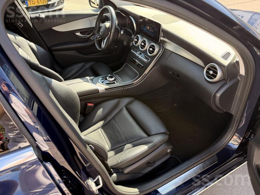 Blue Mercedes-Benz C 180 2019 in Riga, with an engine capacity of 1.60 L and mileage of 132 thousand km for 18500 €, photo 13 on AUTOMOTO.COM.LV