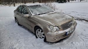 Brown Mercedes-Benz C 180 2004 in Limbazi, with an engine capacity of 1.80 L and mileage of 225 thousand km for 990 €, photo  on AUTOMOTO.COM.LV