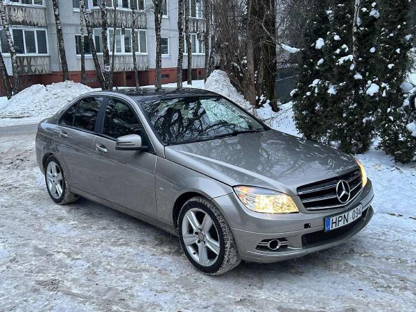 Brūns Mercedes-Benz C 180 2008 Viļņa, ar dzinēja tilpumu 1.80 L un nobraukumu 299 tūkst. km par 3200 €, foto 3 vietnē AUTOMOTO.COM.LV