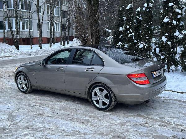 Brūns Mercedes-Benz C 180 2008 Viļņa, ar dzinēja tilpumu 1.80 L un nobraukumu 299 tūkst. km par 3200 €, foto 7 vietnē AUTOMOTO.COM.LV