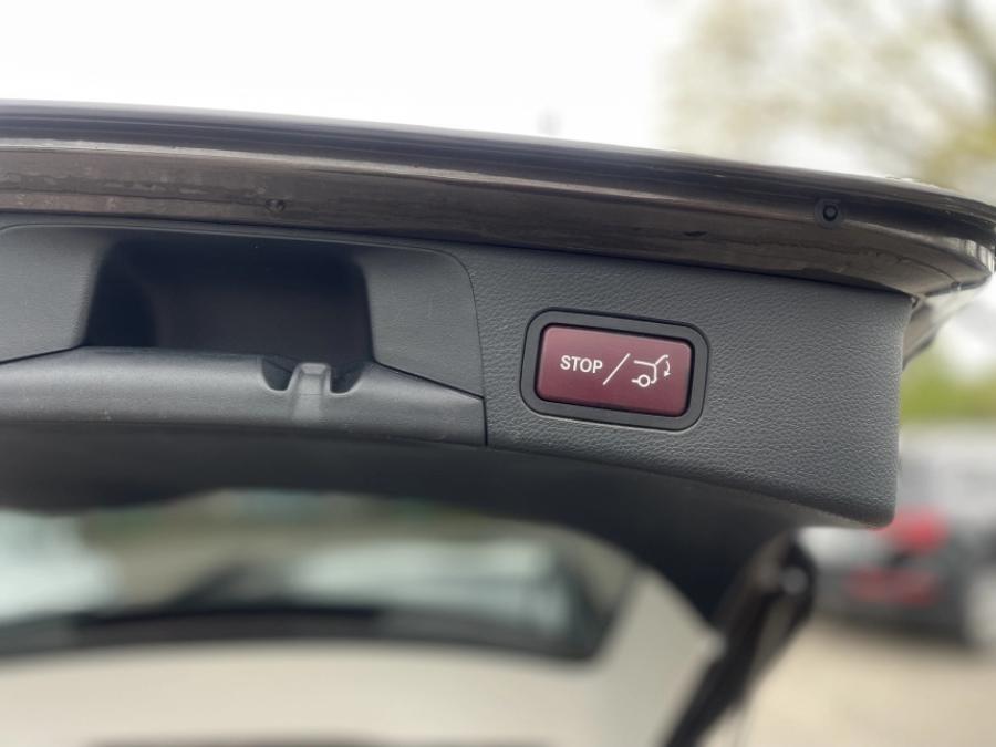 Brown Mercedes-Benz C 180 2016 in Riga, with an engine capacity of 1.60 L and mileage of 238 thousand km for 10390 €, photo 3 on AUTOMOTO.COM.LV
