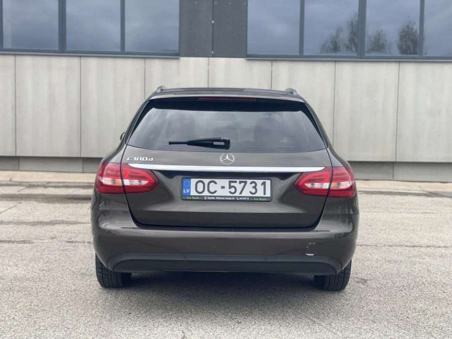 Brown Mercedes-Benz C 180 2016 in Riga, with an engine capacity of 1.60 L and mileage of 238 thousand km for 10390 €, photo 16 on AUTOMOTO.COM.LV
