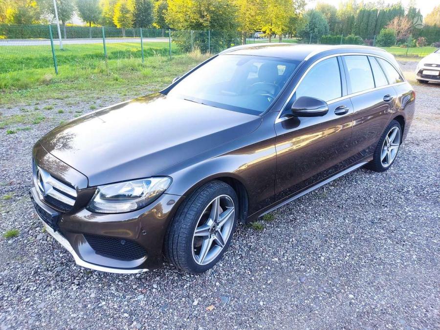 Brown Mercedes-Benz C 180 2018 in Sakiai, with an engine capacity of 1.60 L and mileage of 209 thousand km for 10900 €, photo 4 on AUTOMOTO.COM.LV