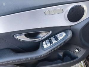 Brown Mercedes-Benz C 180 2018 in Sakiai, with an engine capacity of 1.60 L and mileage of 209 thousand km for 10900 €, photo 12 on AUTOMOTO.COM.LV