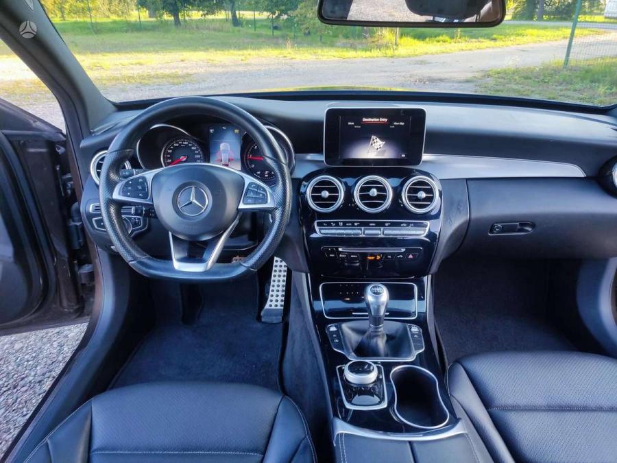 Brown Mercedes-Benz C 180 2018 in Sakiai, with an engine capacity of 1.60 L and mileage of 209 thousand km for 10900 €, photo 15 on AUTOMOTO.COM.LV
