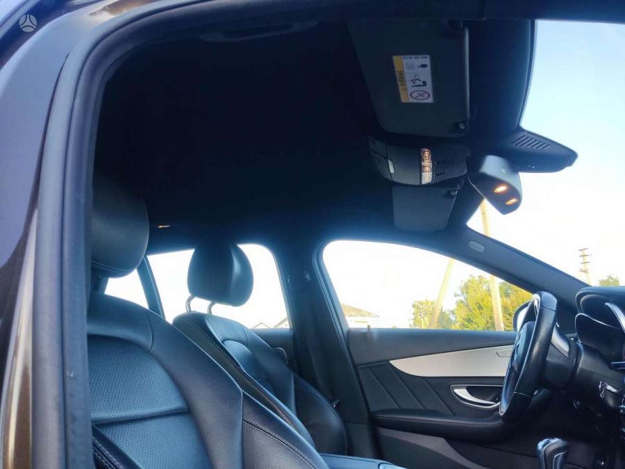 Brown Mercedes-Benz C 180 2018 in Sakiai, with an engine capacity of 1.60 L and mileage of 209 thousand km for 10900 €, photo 20 on AUTOMOTO.COM.LV