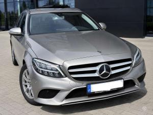 Brūns Mercedes-Benz C 180 2020 Klaipėda, ar dzinēja tilpumu 1.60 L un nobraukumu 197 tūkst. km par 12800 €, foto  vietnē AUTOMOTO.COM.LV