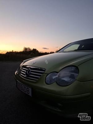 Mercedes-Benz C 180 2001 in Alytus, with an engine capacity of 2.00 L and mileage of 212 thousand km for 1750 €, photo 5 on AUTOMOTO.COM.LV