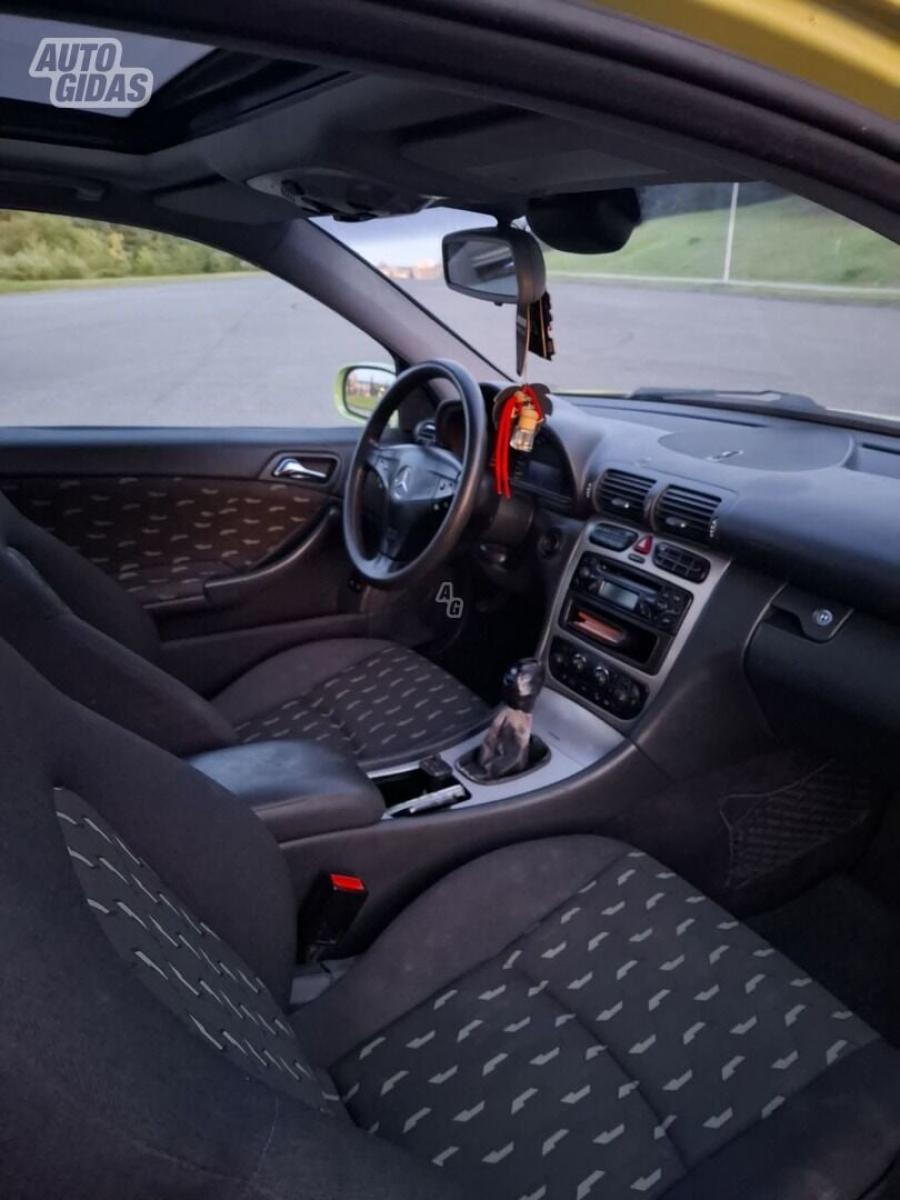 Mercedes-Benz C 180 2001 in Alytus, with an engine capacity of 2.00 L and mileage of 212 thousand km for 1750 €, photo 12 on AUTOMOTO.COM.LV