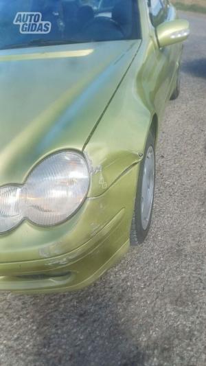 Mercedes-Benz C 180 2001 in Alytus, with an engine capacity of 2.00 L and mileage of 212 thousand km for 1750 €, photo 14 on AUTOMOTO.COM.LV