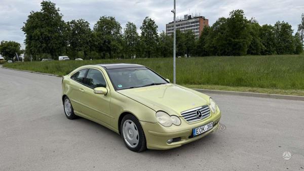 Green Mercedes-Benz C 180 2001 in Alytus, with an engine capacity of 2.00 L and mileage of 212 thousand km for 750 €, photo 2 on AUTOMOTO.COM.LV