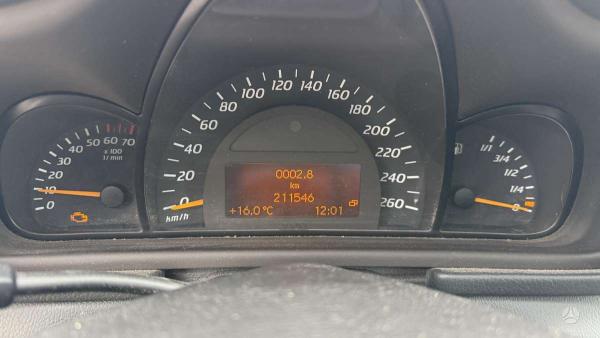 Green Mercedes-Benz C 180 2001 in Alytus, with an engine capacity of 2.00 L and mileage of 212 thousand km for 750 €, photo 8 on AUTOMOTO.COM.LV
